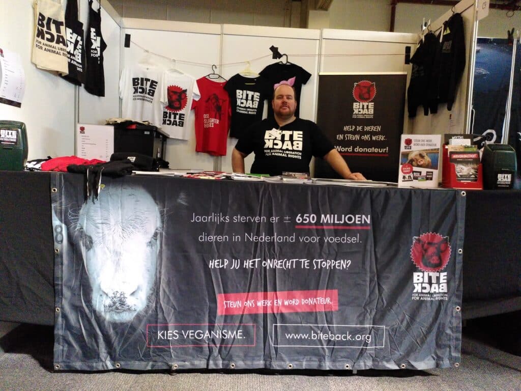 Bite Back op VeggieWorld met stand en presentatie - Stichting Bite Back
